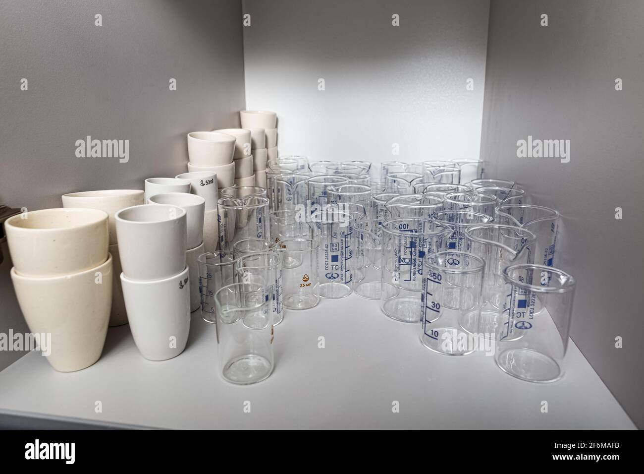 The Clean lab utensils Stock Photo - Alamy