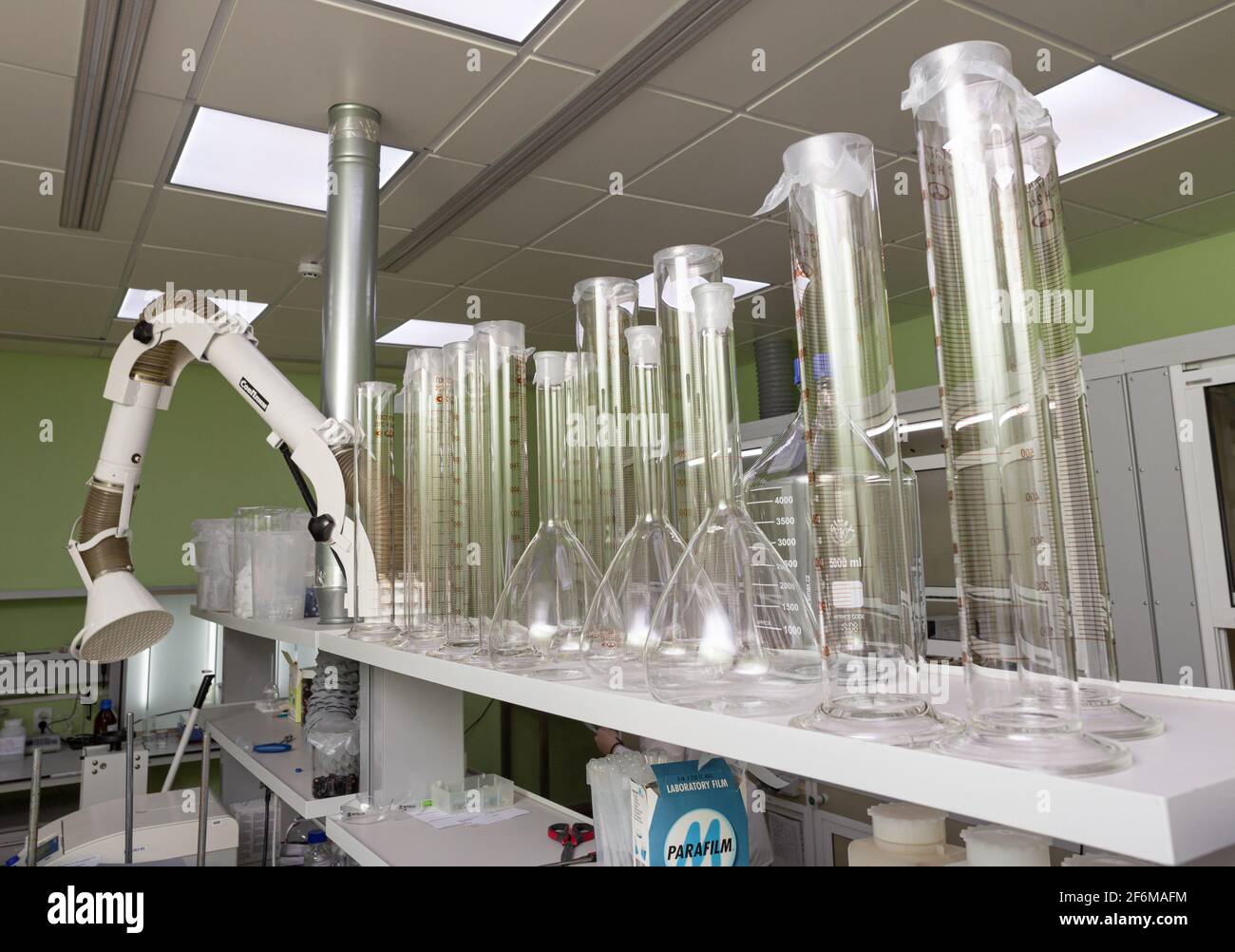 The Clean lab utensils Stock Photo - Alamy