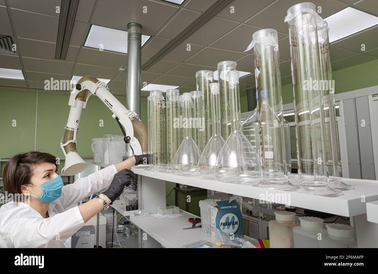 The Clean lab utensils Stock Photo - Alamy