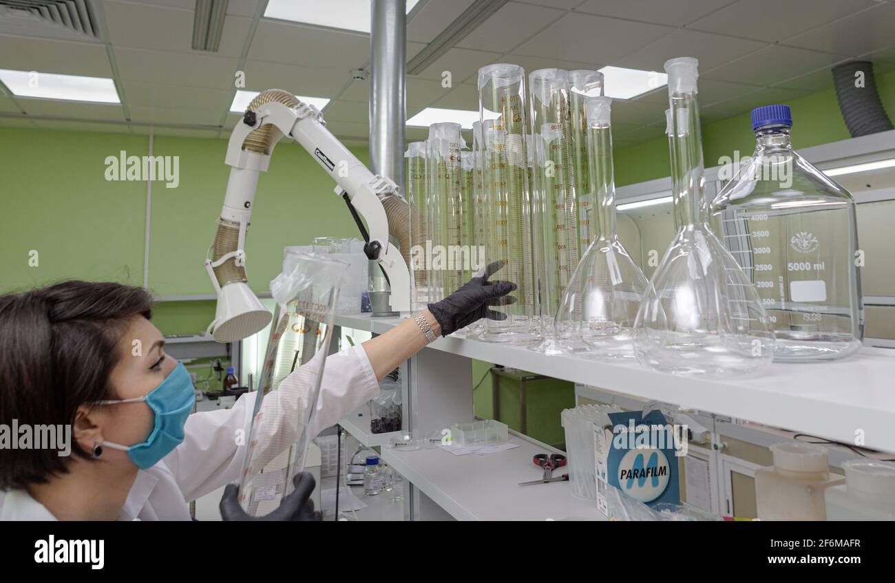 The Clean lab utensils Stock Photo - Alamy
