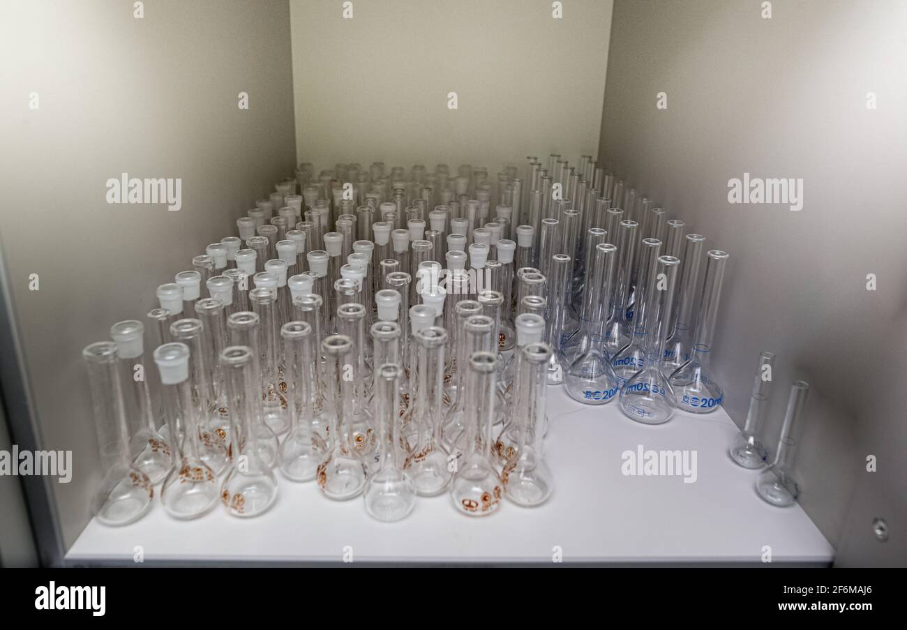 The Clean lab utensils Stock Photo - Alamy