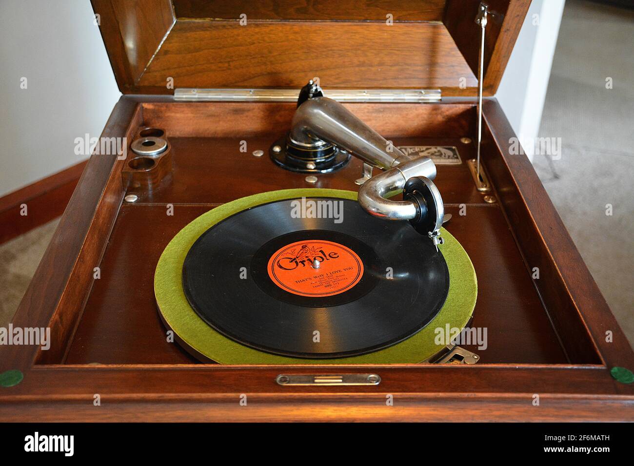 Victor Talking Machine Company. A Victor, Victrola VV-100...1923 The VV ...