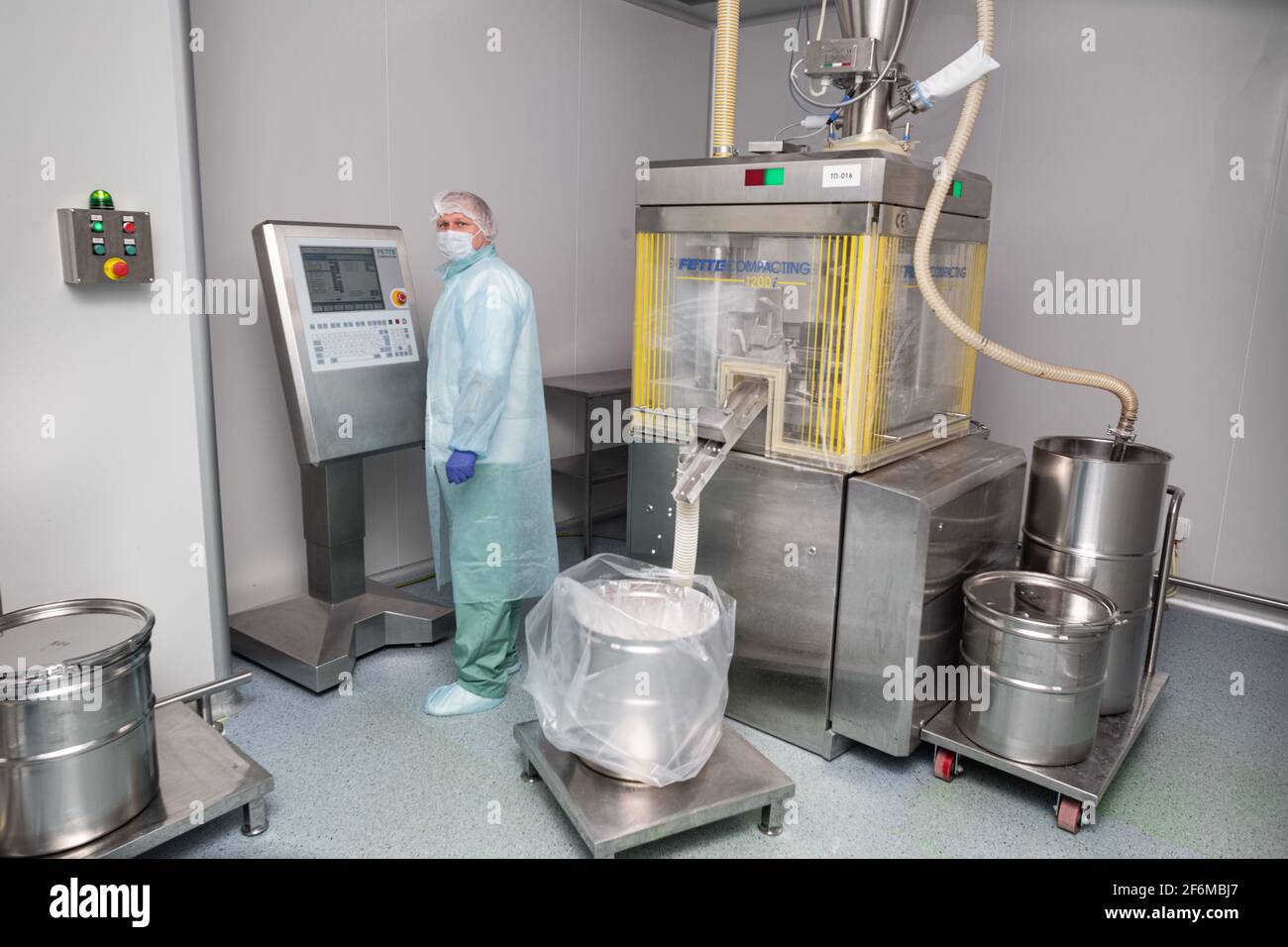 Transporter of substance hi-res stock photography and images - Alamy