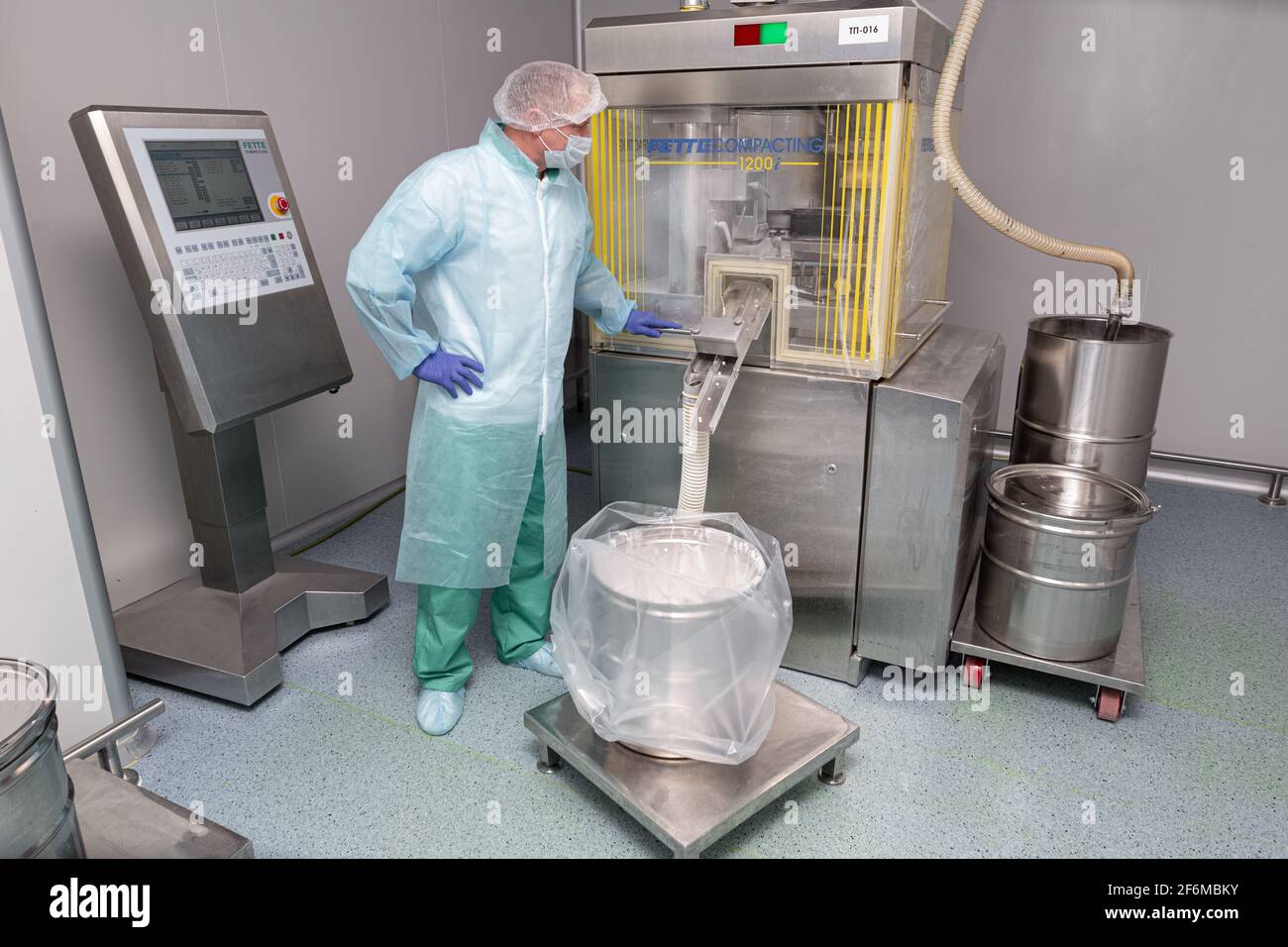 Transporter of substance hi-res stock photography and images - Alamy