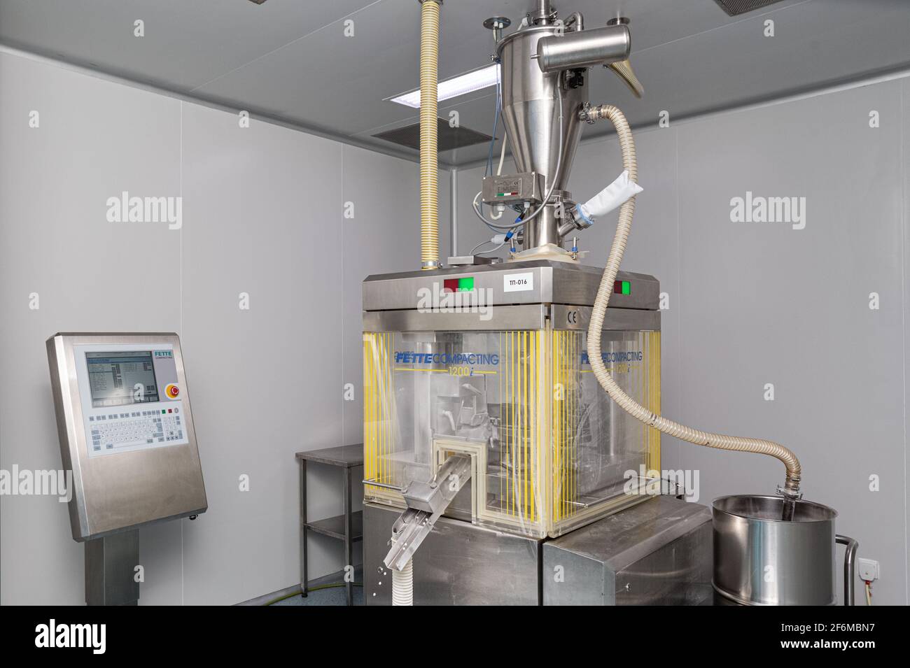 Transporter of substance hi-res stock photography and images - Alamy