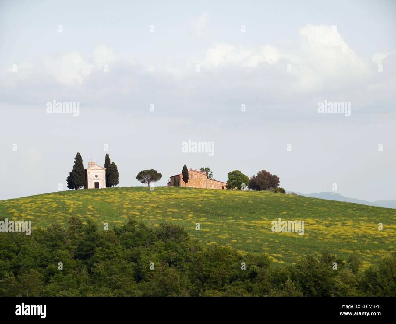 Little chapel tuscany hi-res stock photography and images - Alamy