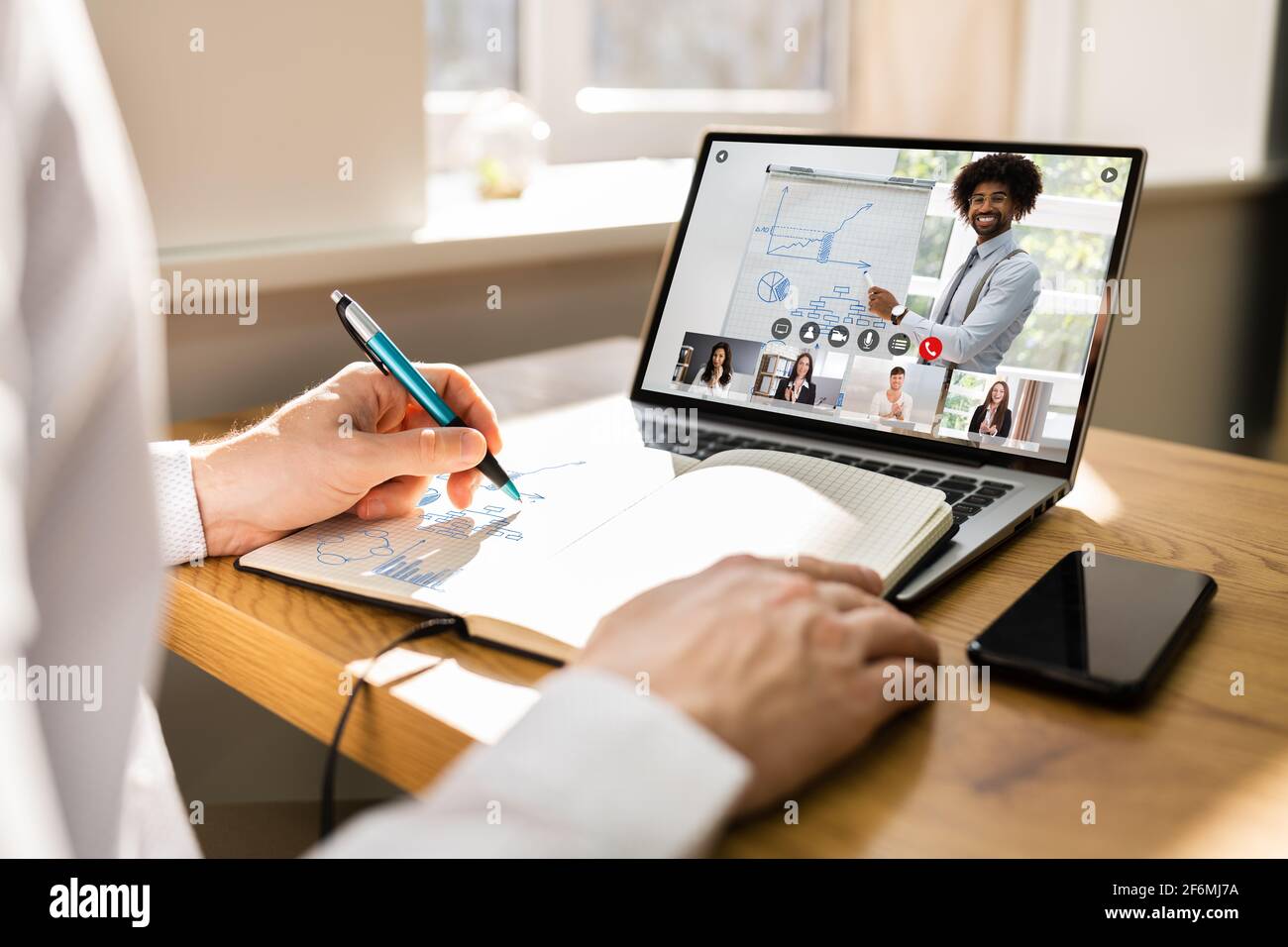 Tutorial program hi-res stock photography and images - Alamy