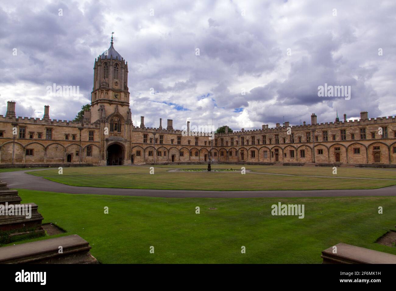 College gothic architecture hi-res stock photography and images - Alamy