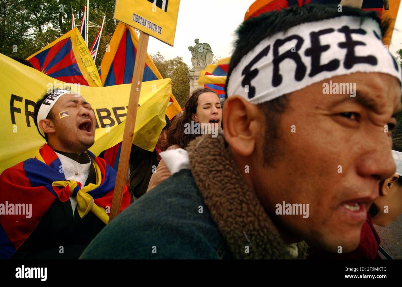 TIBETAN PROTEST AT THE VISIT OF THE CHINESE PRESIDENT.8/11/05 TOM ...