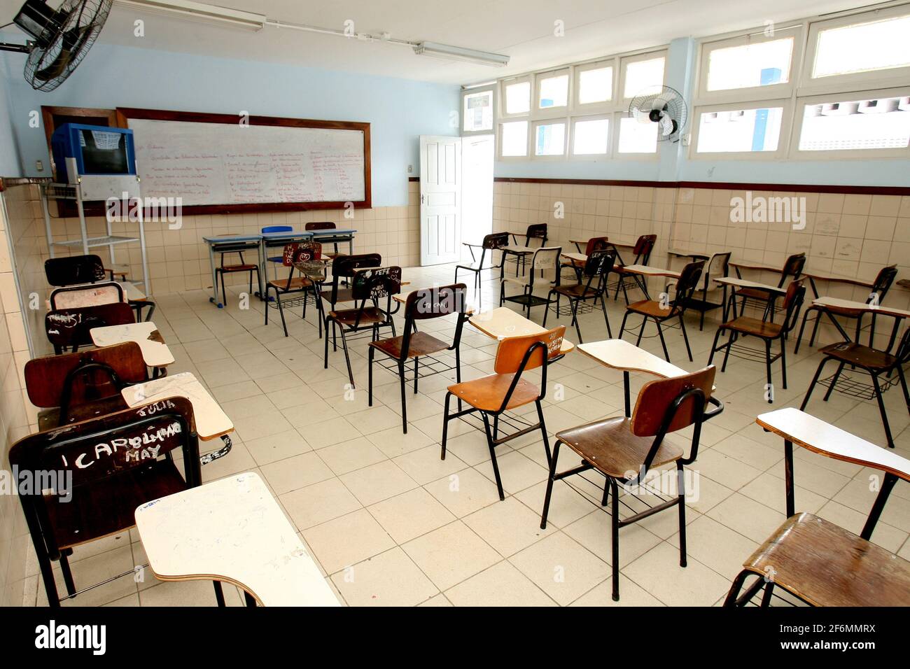Brazil city school classroom children hi-res stock photography and ...