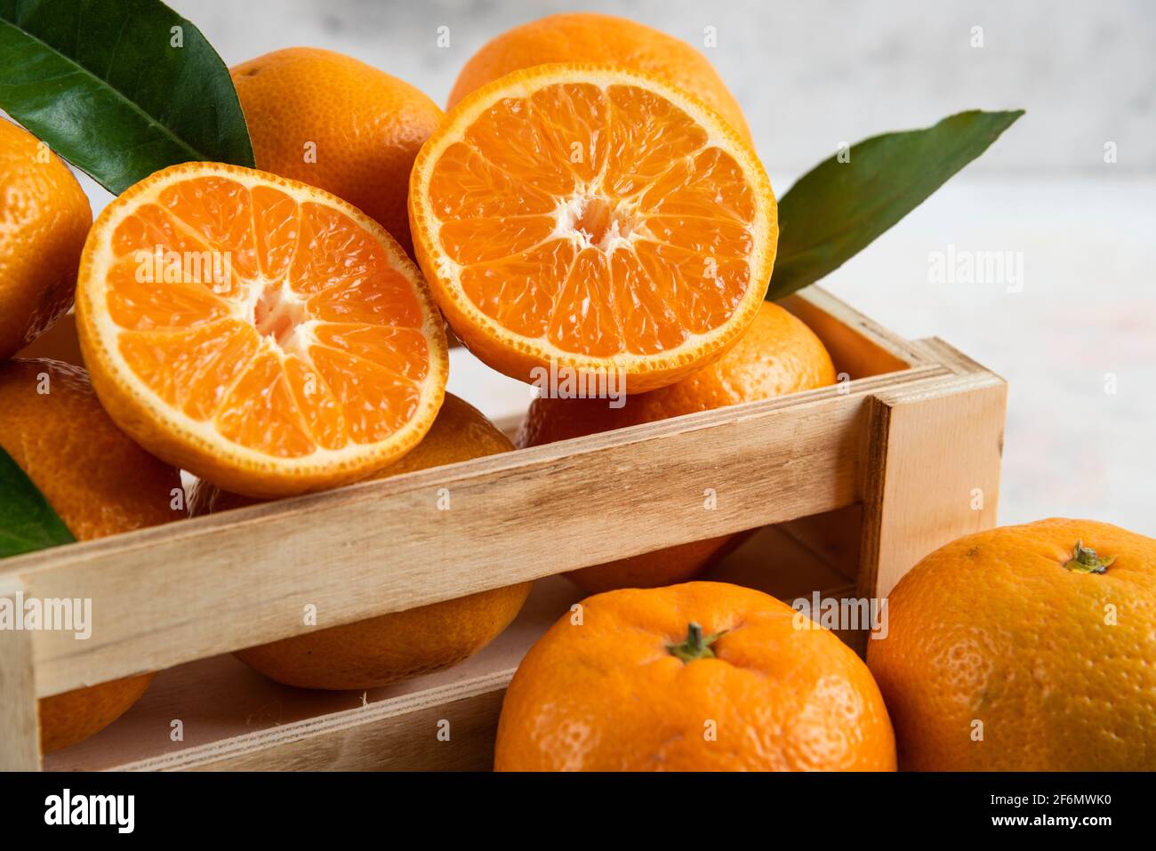 Box of clementines hi-res stock photography and images - Alamy