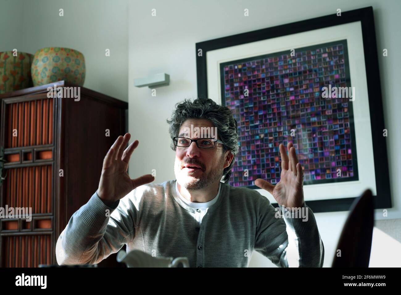 THTE AUTHOR PETER GODWIN,LONDON,2/3/07 TOM PILSTON Stock Photo - Alamy