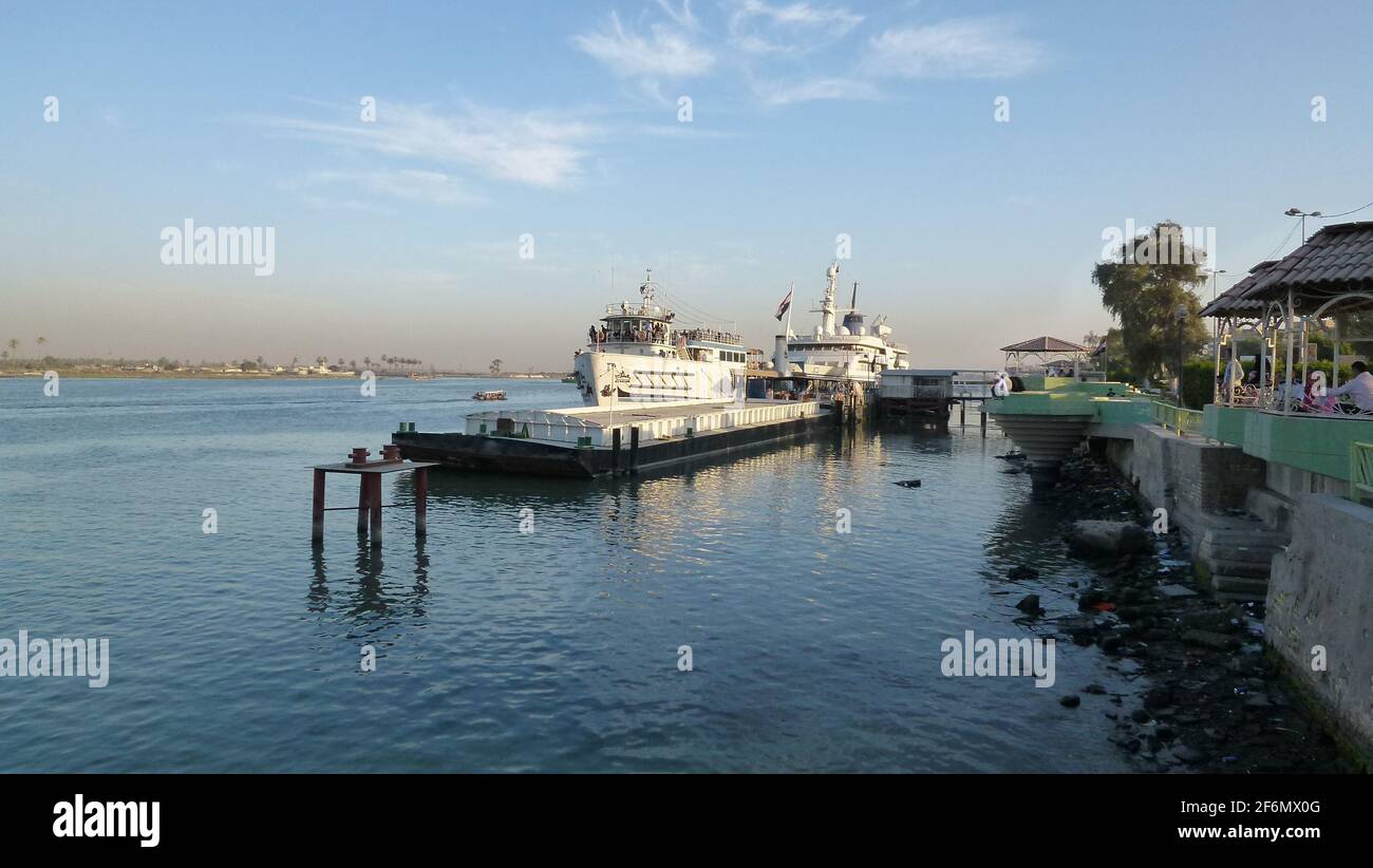 basra, Iraq - april 27, 2018: photo of boat in the river in basra city ...