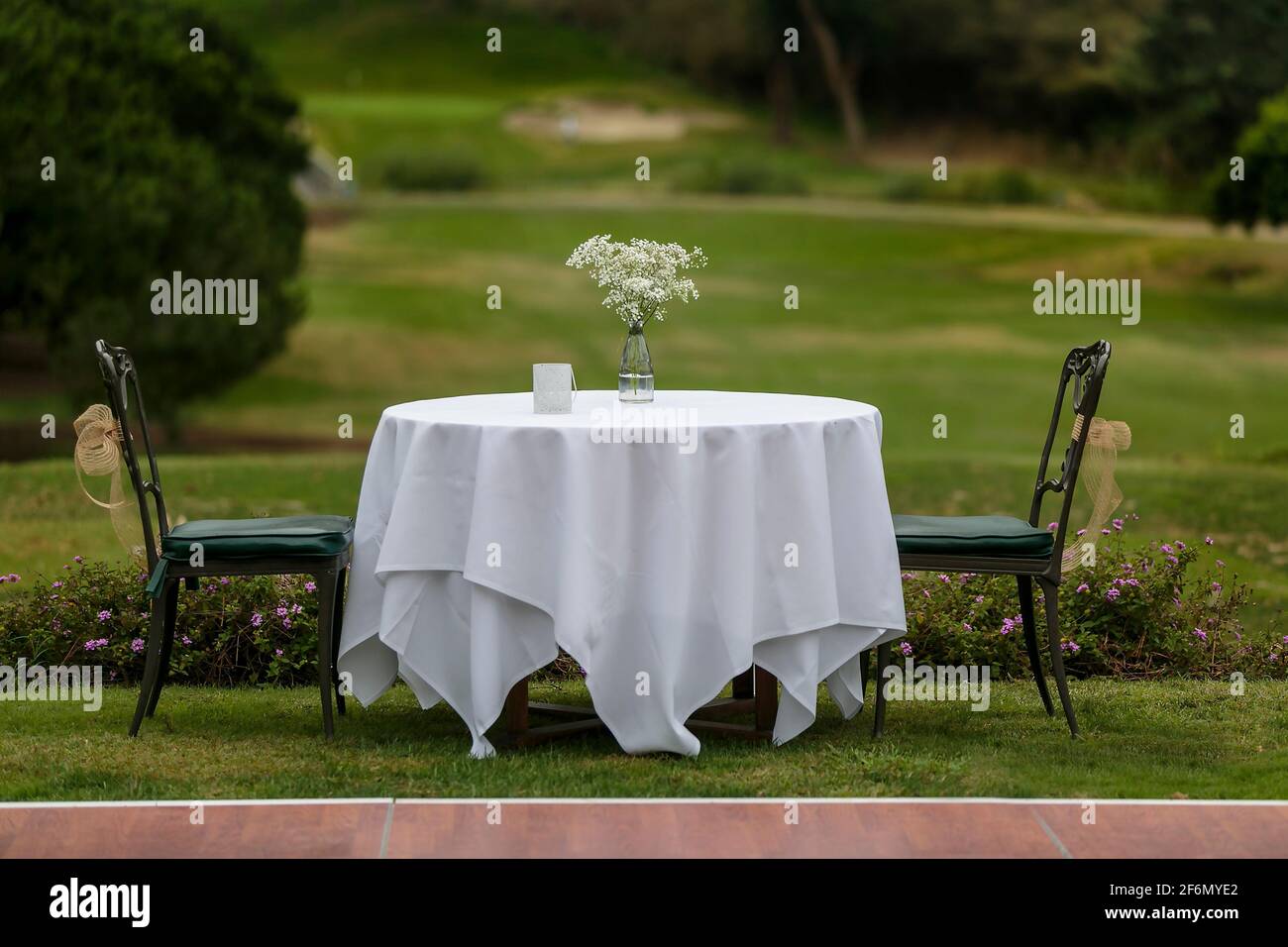 Table setting bride groom hi-res stock photography and images - Alamy