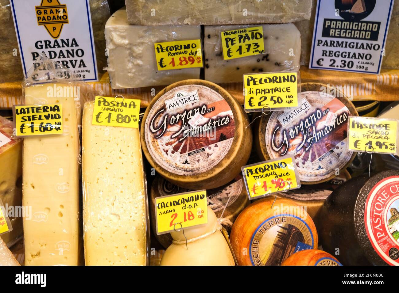 Pepato cheese hi-res stock photography and images - Alamy