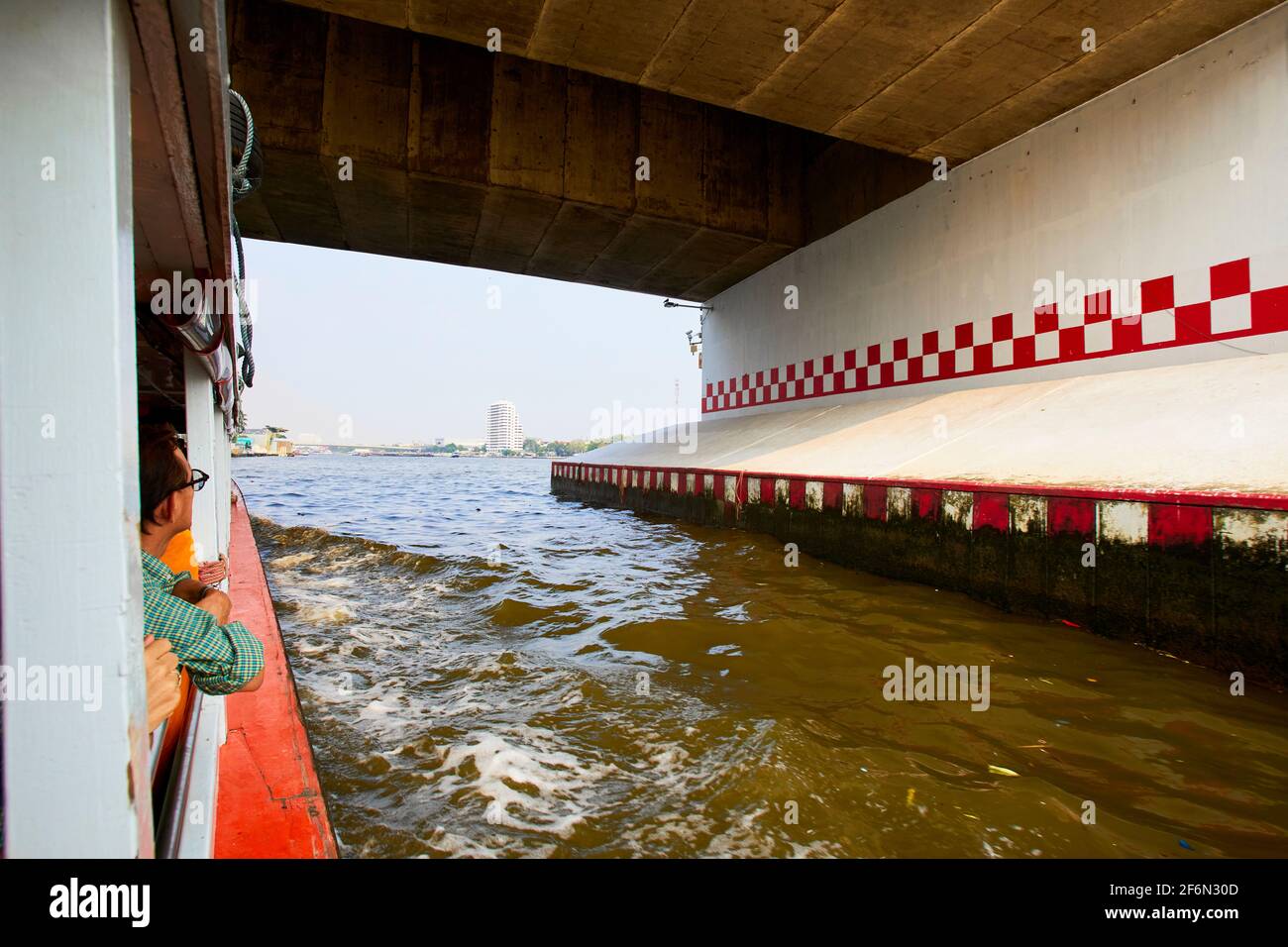 Phra pin klao bridge chao river hi-res stock photography and images - Alamy