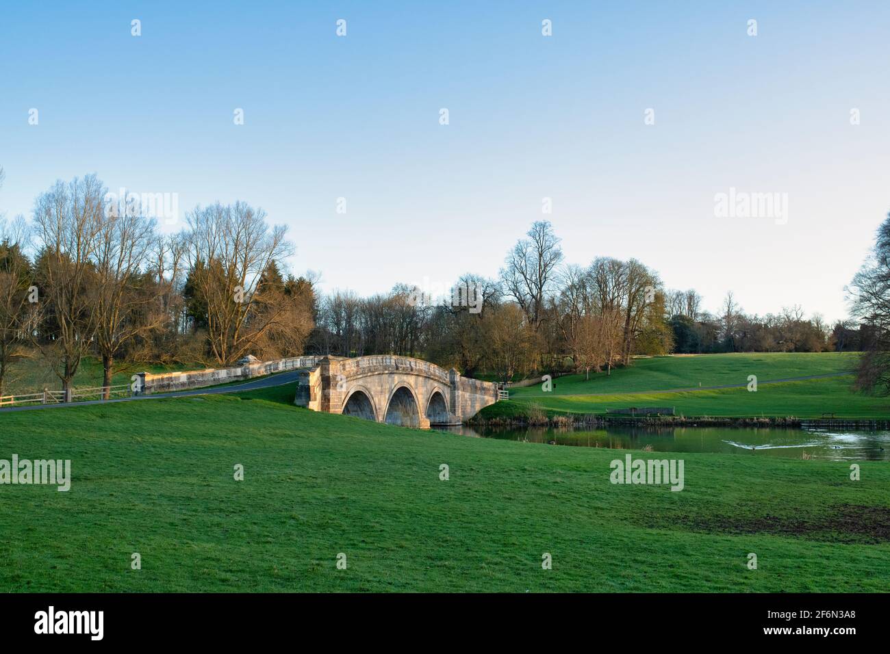Blenheim Palace bladon bridge in the early morning spring sunlight at ...