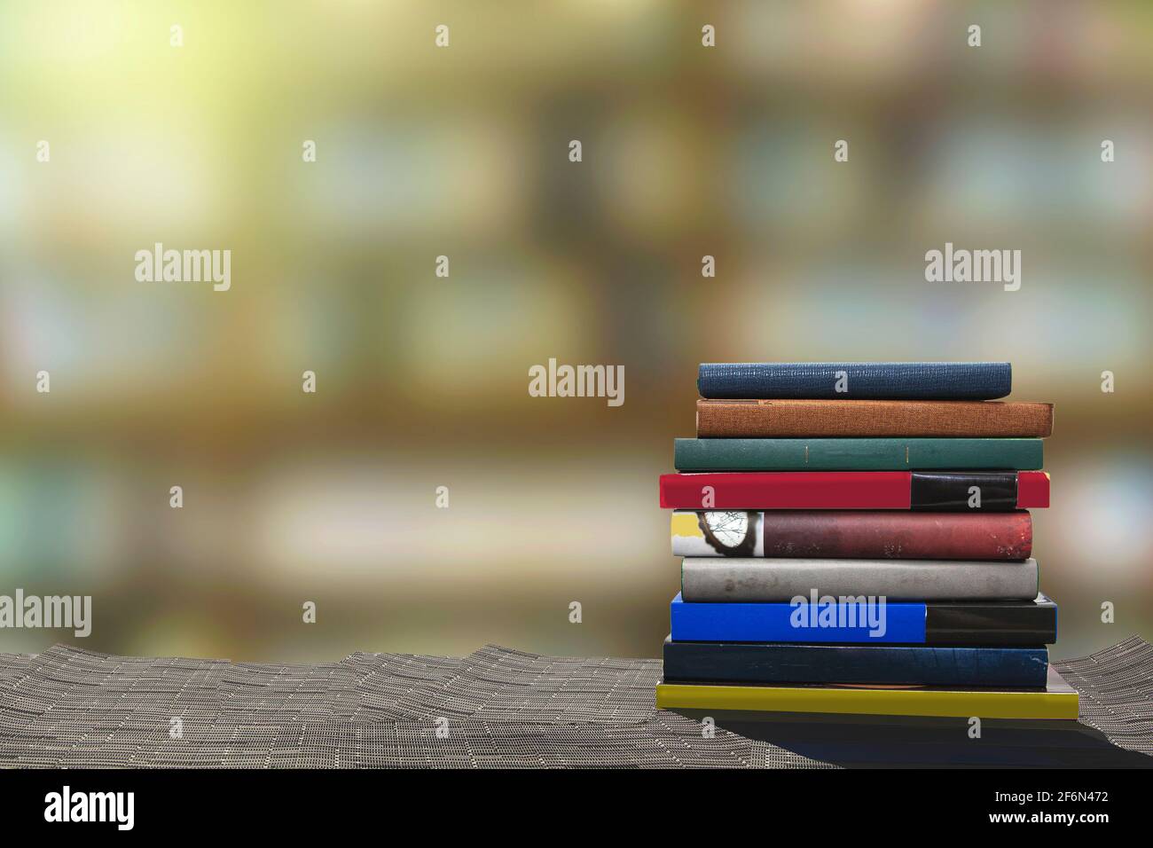 Library book bench hi-res stock photography and images - Alamy