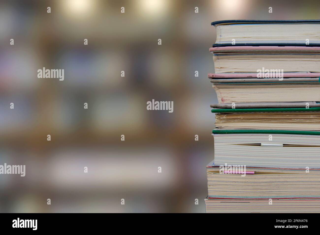 Pile table magazine hi-res stock photography and images - Alamy