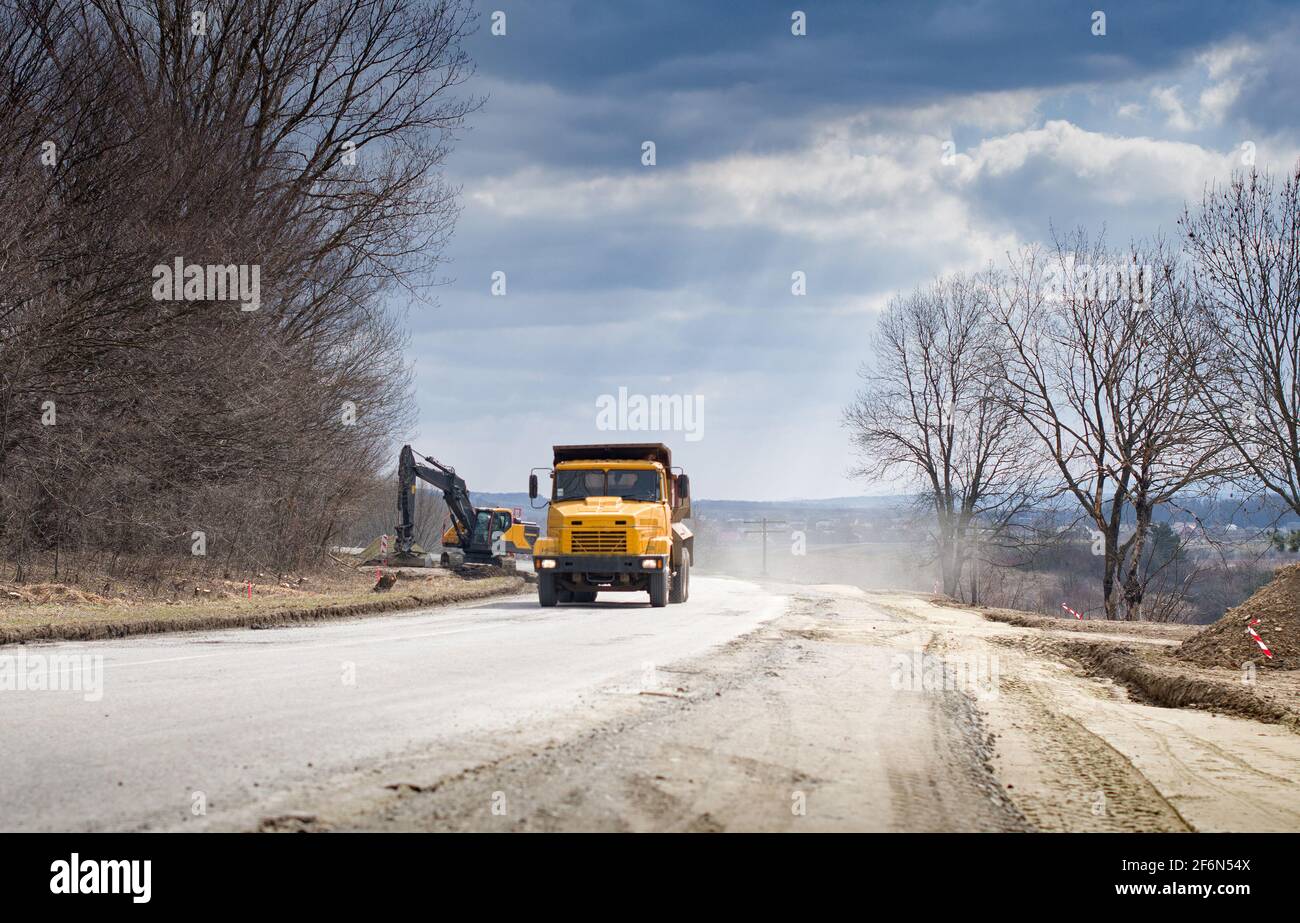 Road works on road construction Stock Photo - Alamy