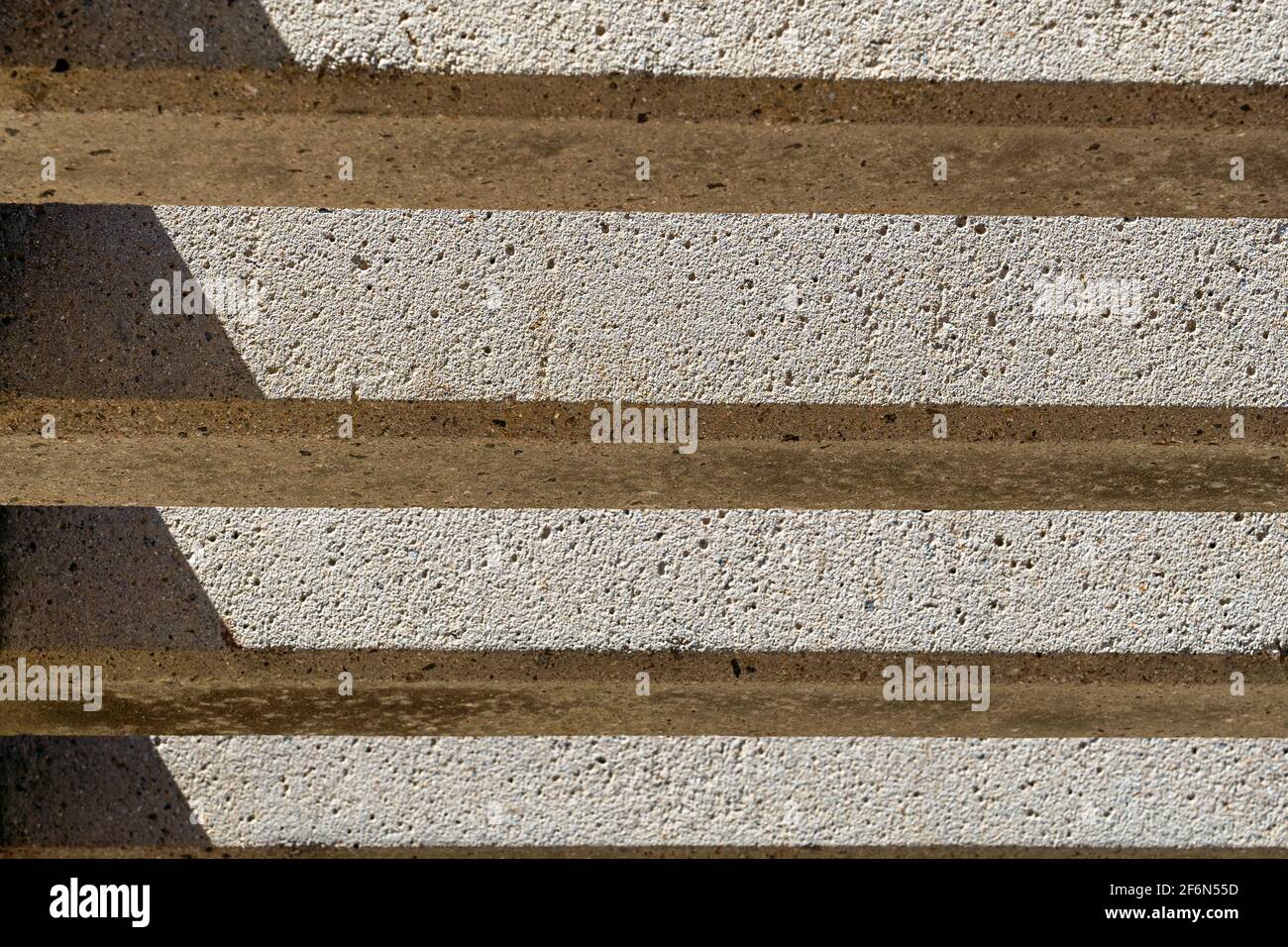 Background texture columns wood hi-res stock photography and images - Alamy