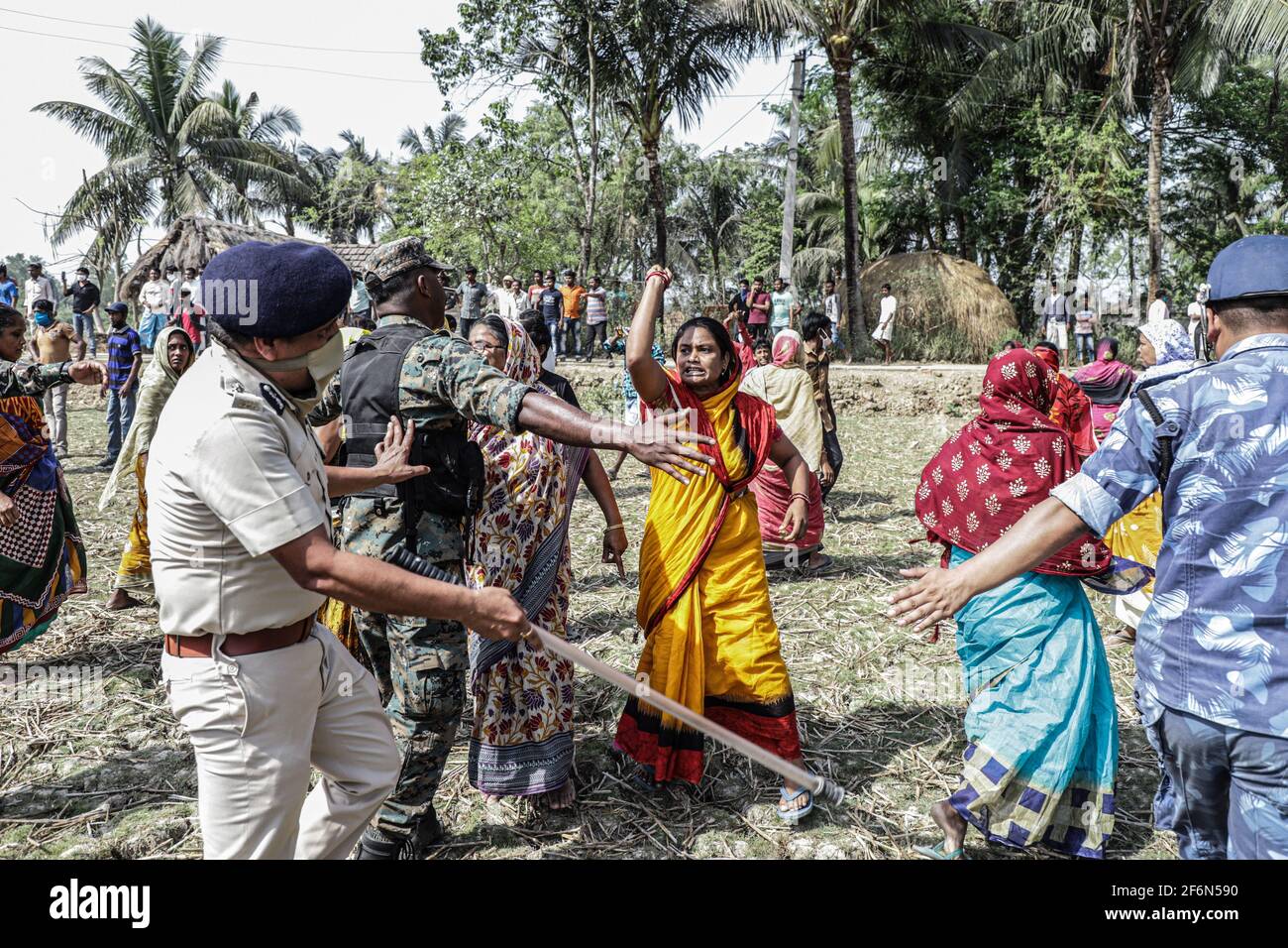 Election crowd india hi-res stock photography and images - Alamy