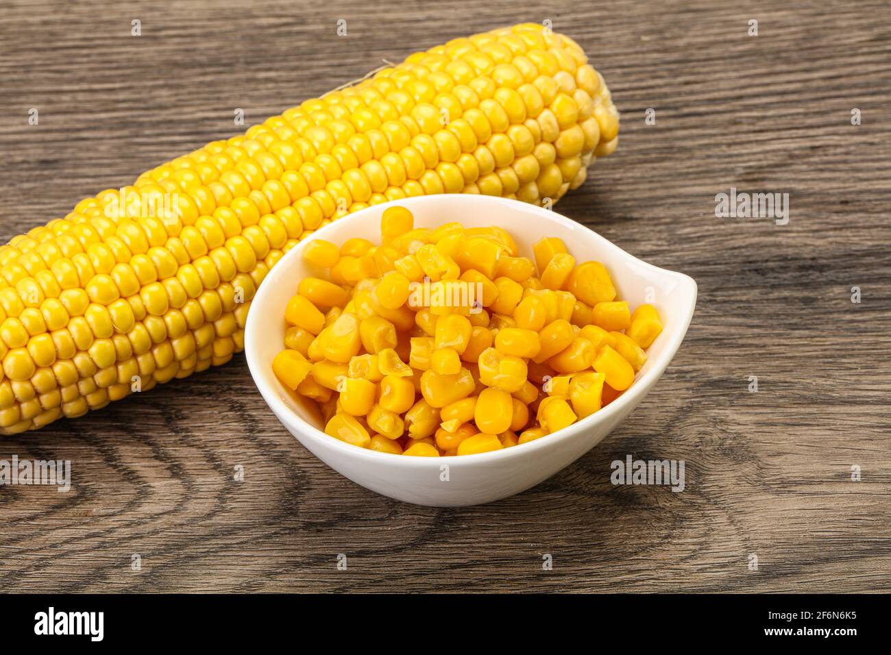 Sweet yellow corn grain in the bowl Stock Photo - Alamy