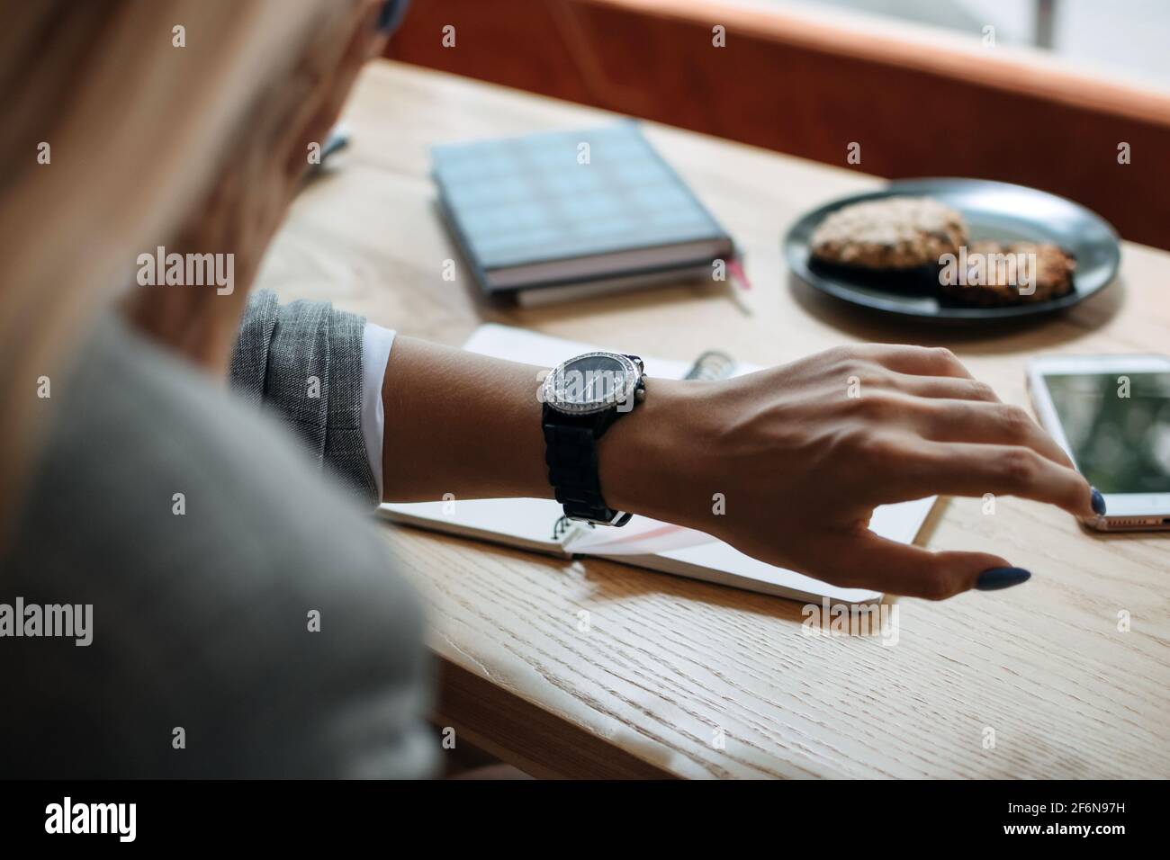 Time management concept female hi-res stock photography and images - Alamy