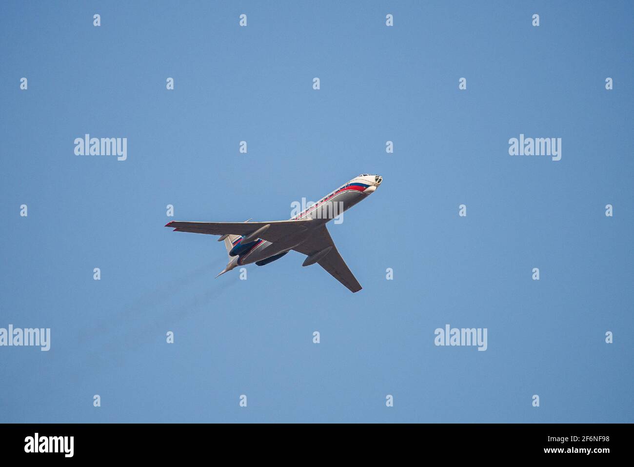 Narrow body jet airliner hi-res stock photography and images - Alamy