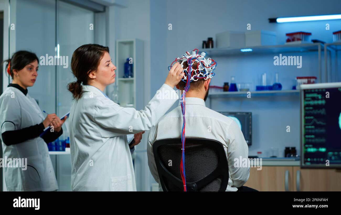 Brainwave reading hi-res stock photography and images - Alamy