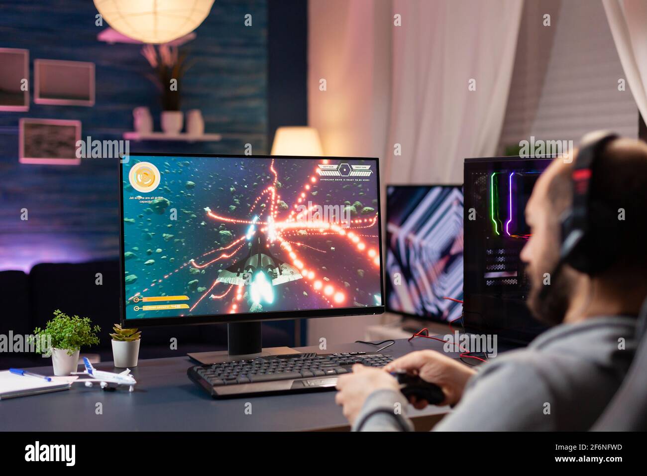 Excited computer game players hi-res stock photography and images - Alamy