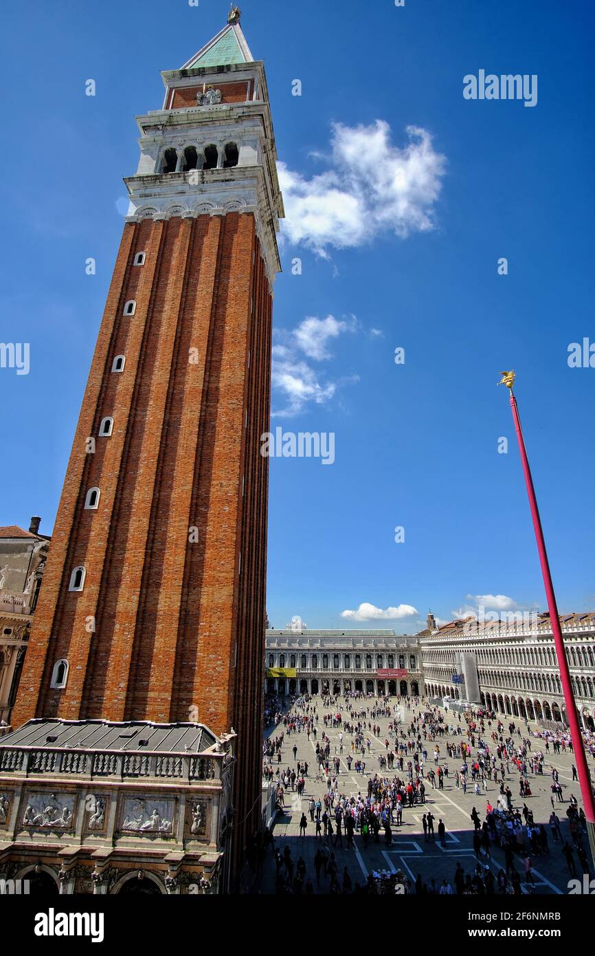 Venetian square hi-res stock photography and images - Alamy