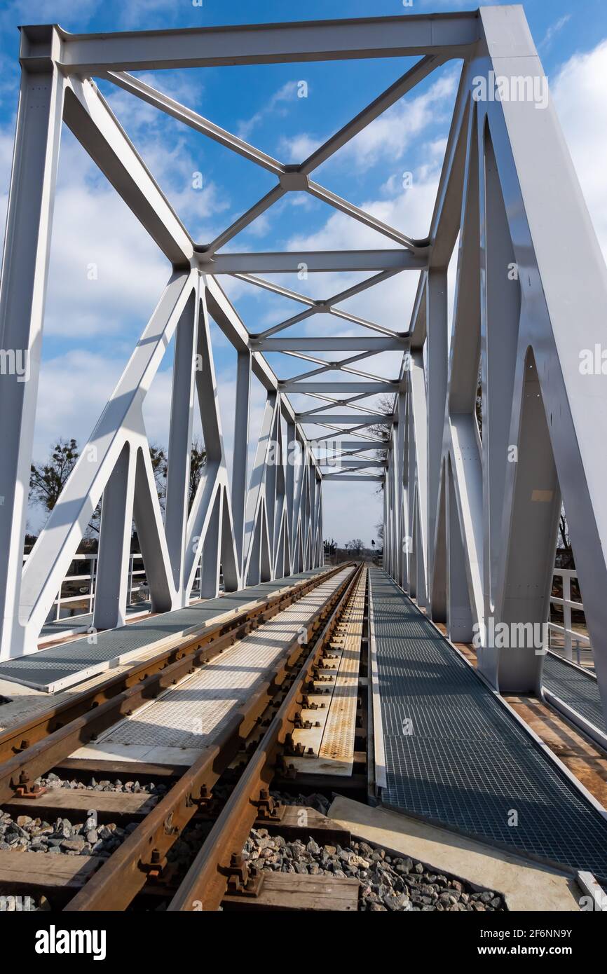 Rairoad bridge hi-res stock photography and images - Alamy