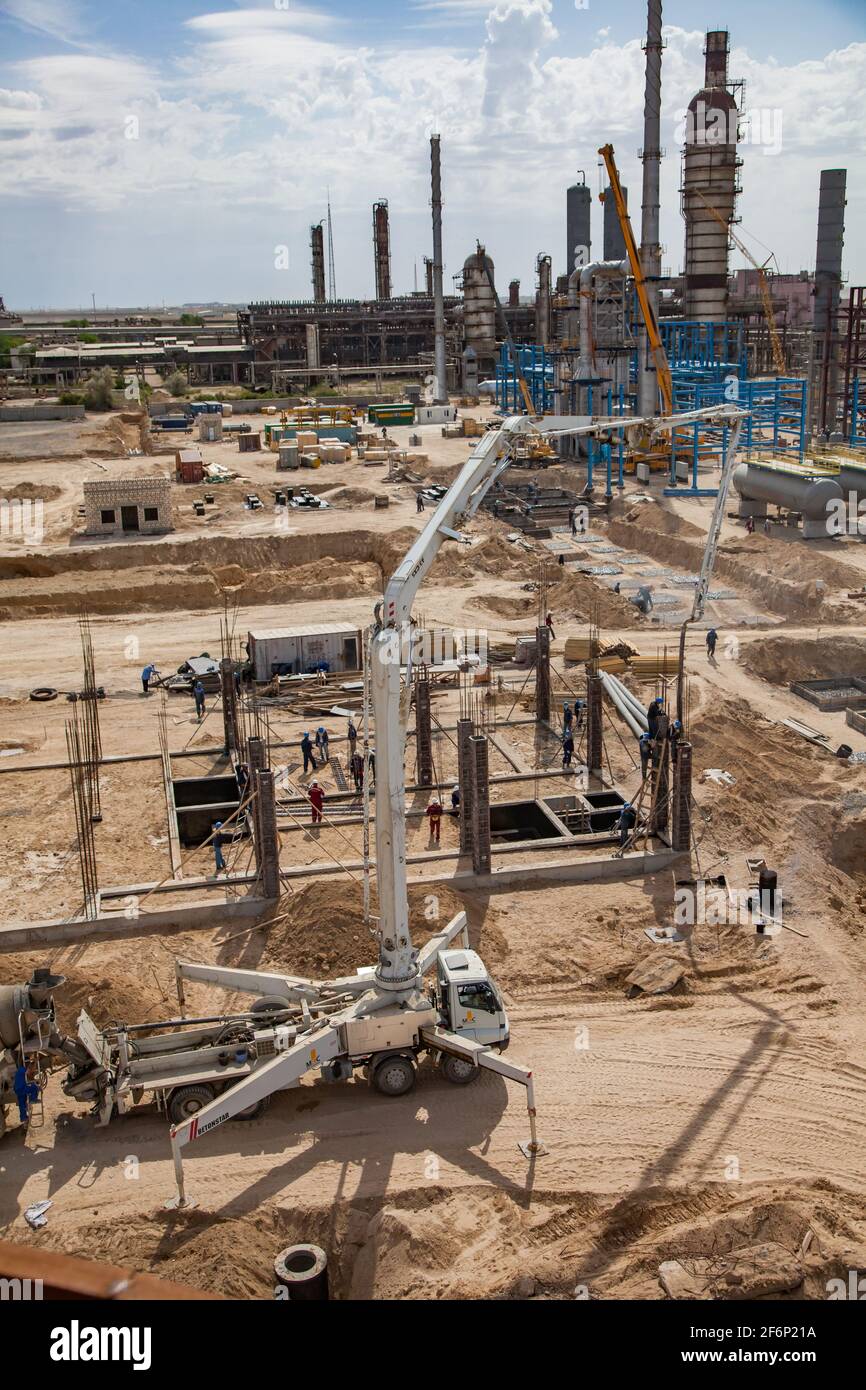 Concrete columns construction hi-res stock photography and images - Alamy