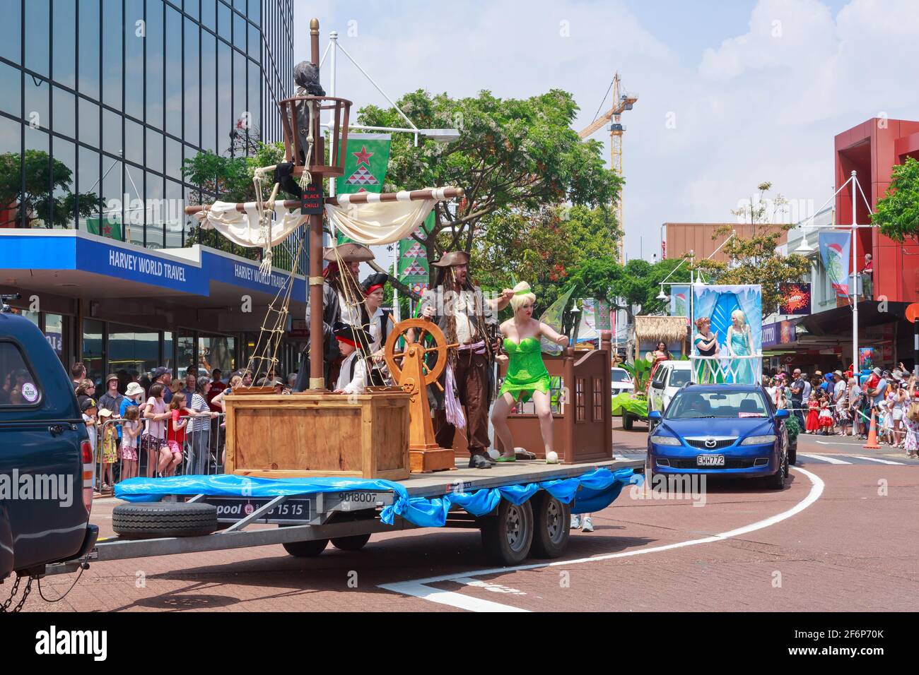 Parade pirate hi-res stock photography and images - Alamy
