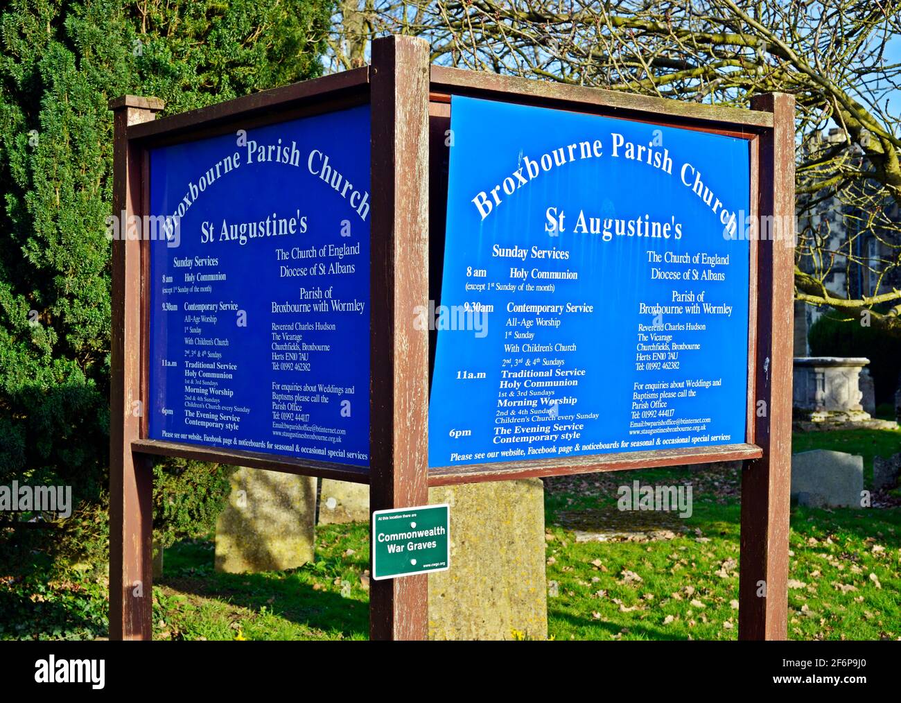 Mass grave sign hi-res stock photography and images - Alamy