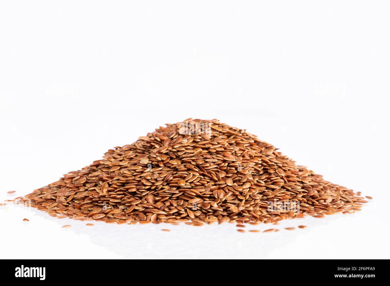 Linseed organic seeds - Linum usitatissimum Stock Photo - Alamy