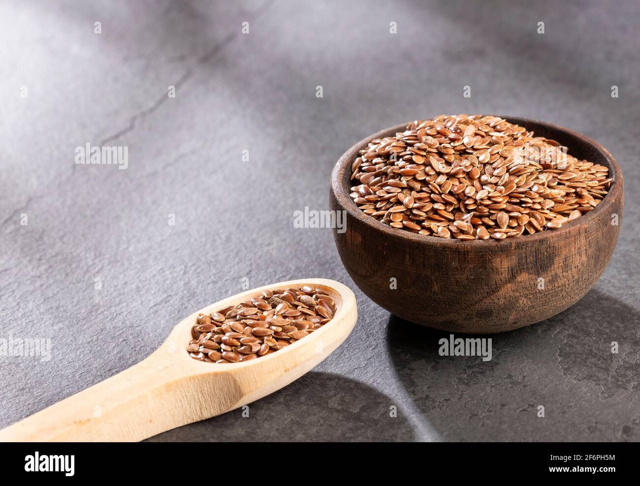 Linseed organic seeds - Linum usitatissimum Stock Photo - Alamy