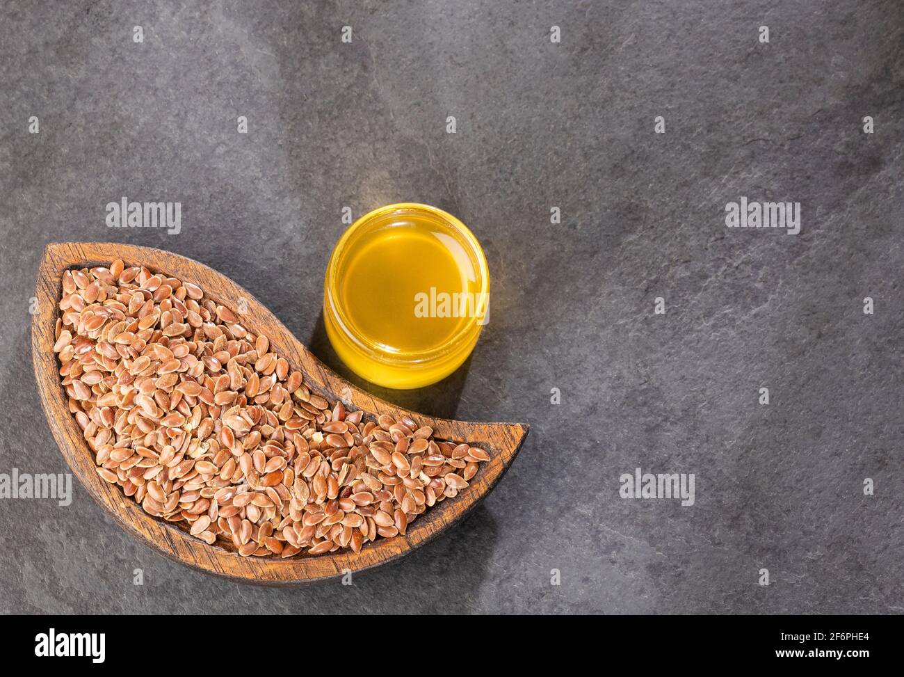 Seeds and linseed oil - Linum usitatissimum Stock Photo - Alamy
