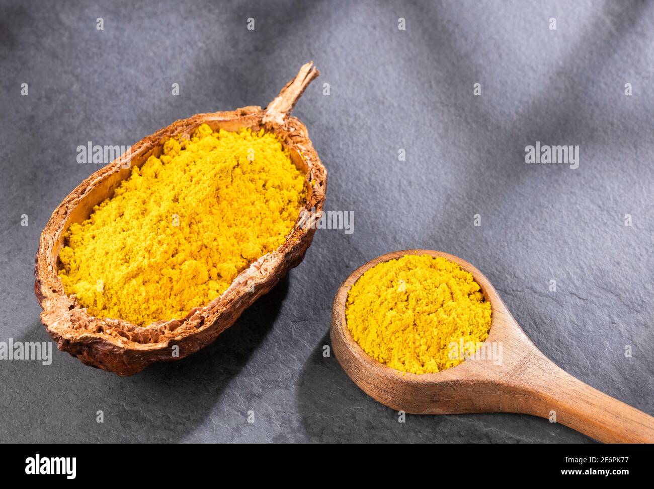 Organic curry powder - Text space Stock Photo - Alamy