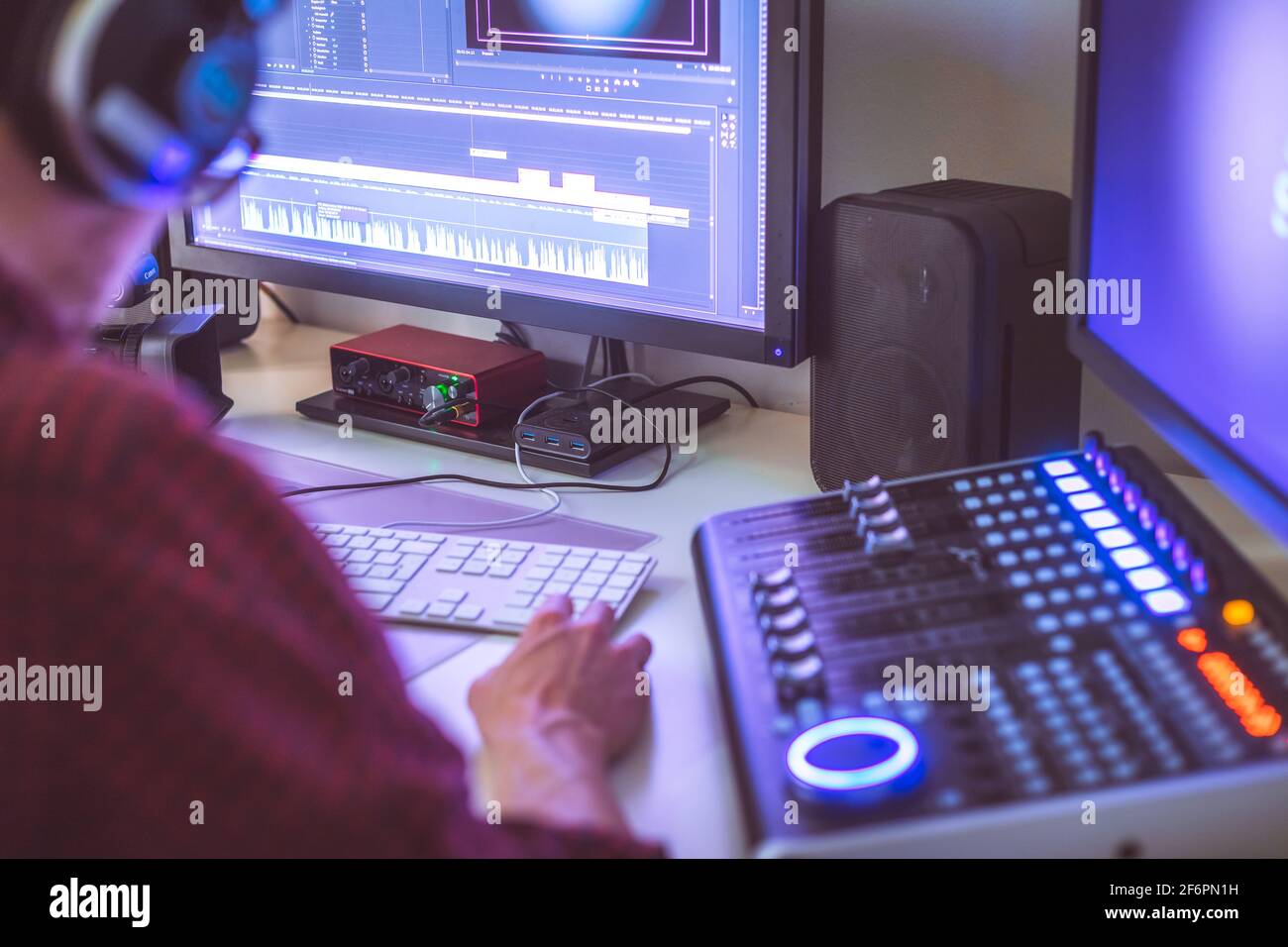Video editing recording cutting hi-res stock photography and images - Alamy