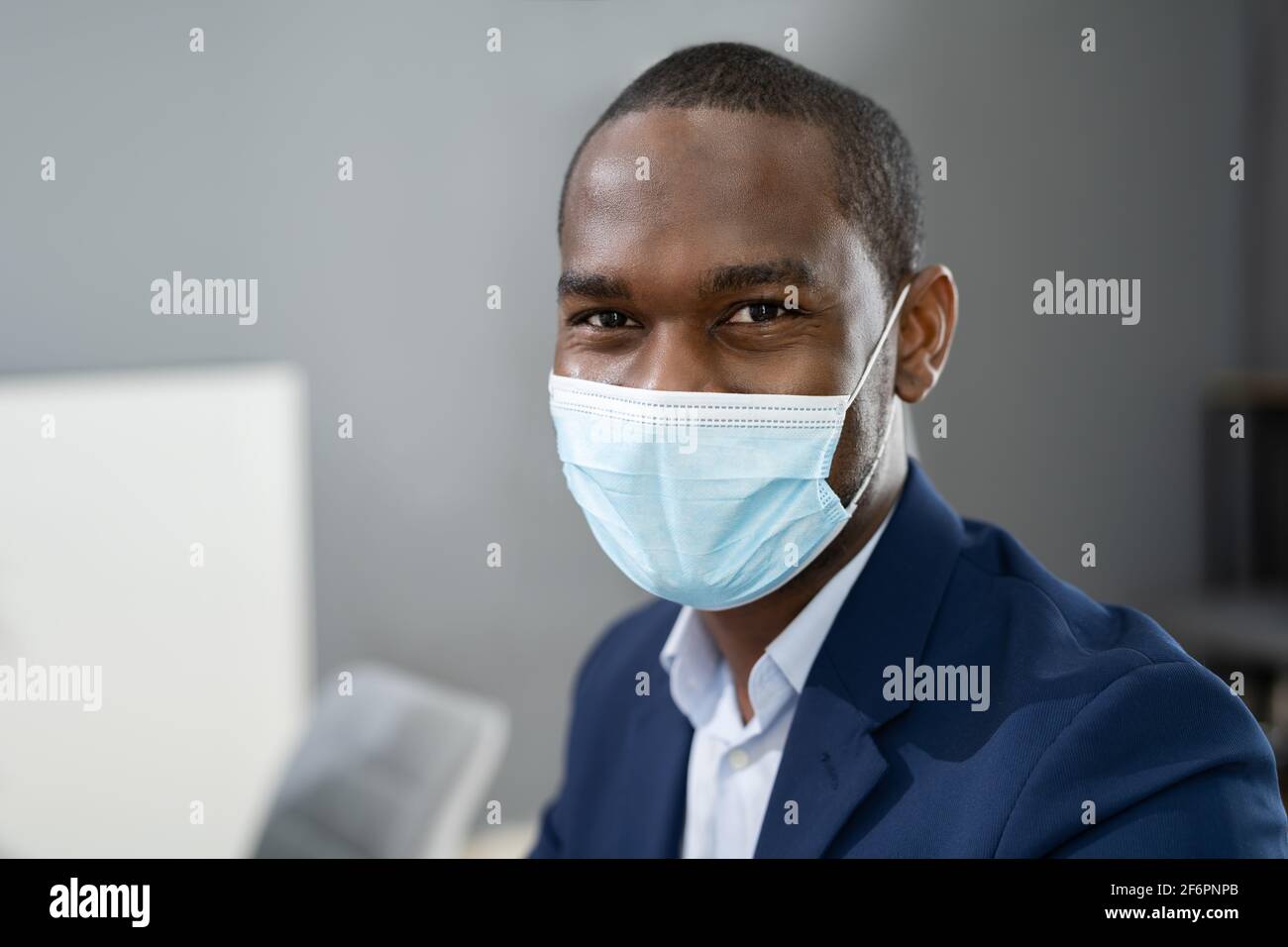 Black man wearing covid face hi-res stock photography and images - Alamy