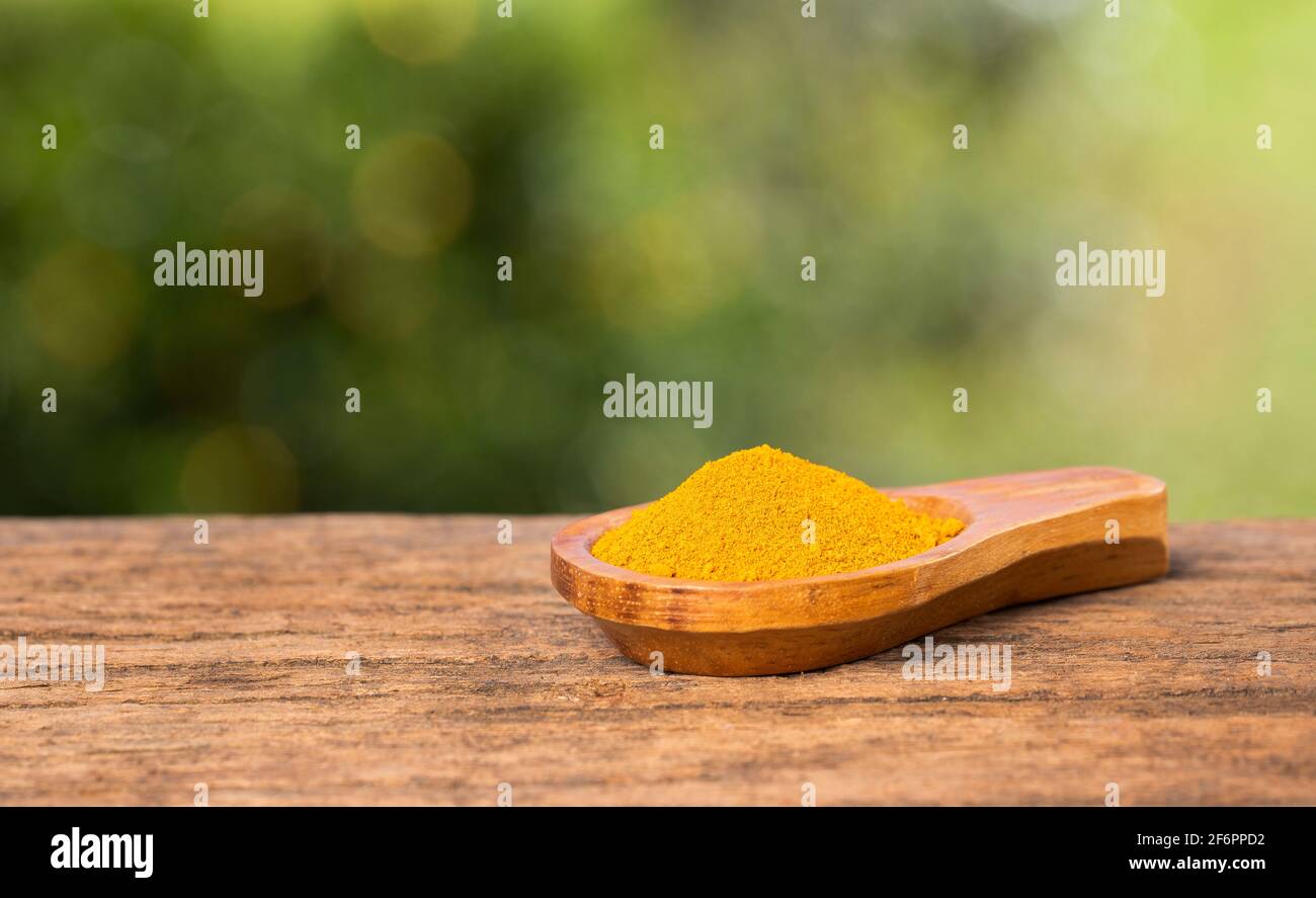 Curcuma longa - Organic turmeric powder Stock Photo - Alamy