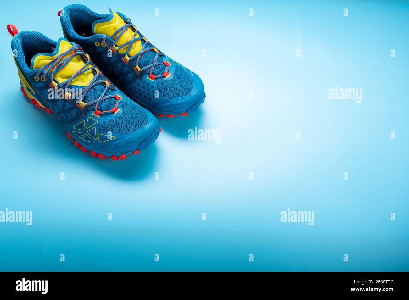 Empty shoes running hi-res stock photography and images - Alamy