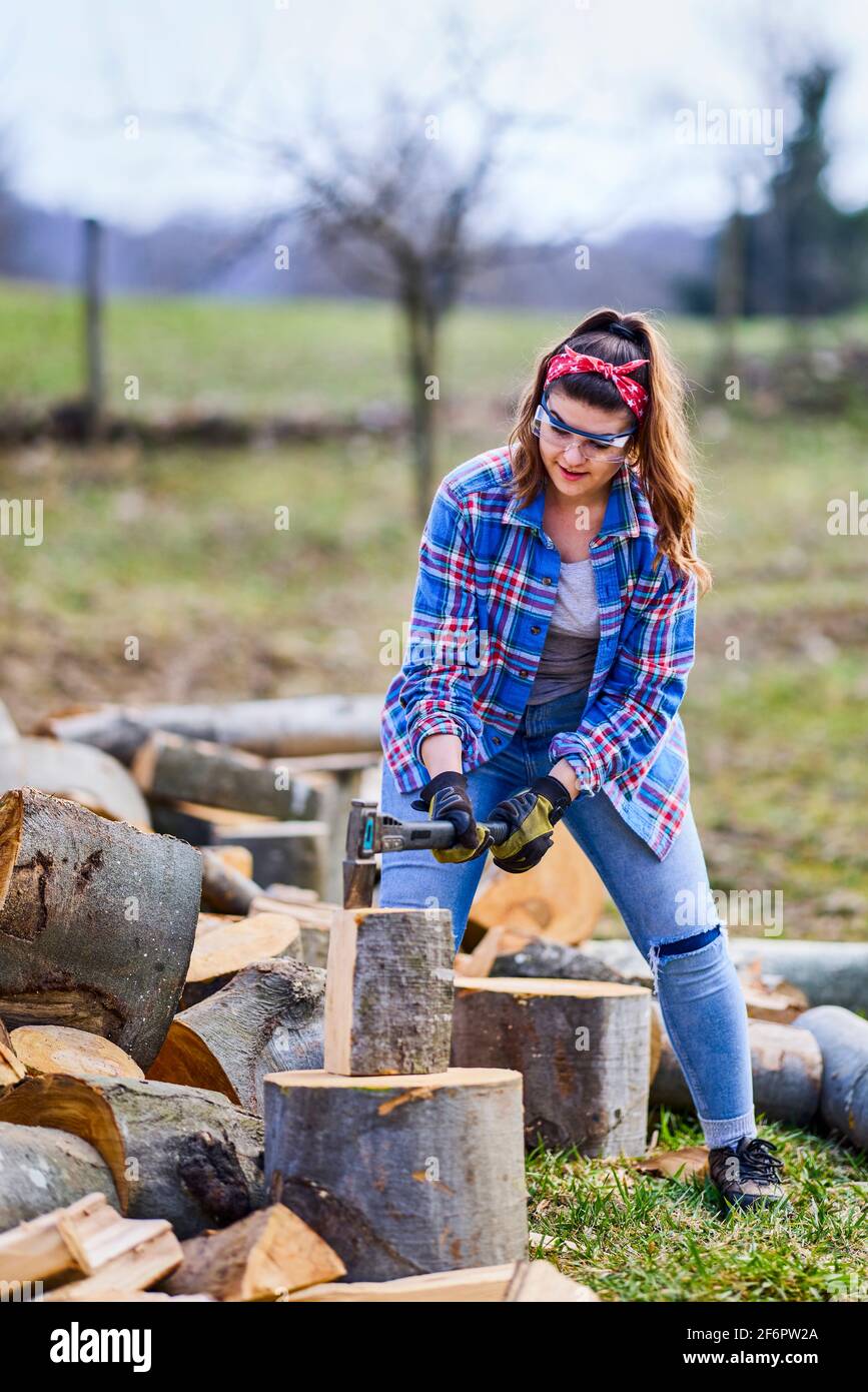 Female lumberjack axe hi-res stock photography and images - Alamy