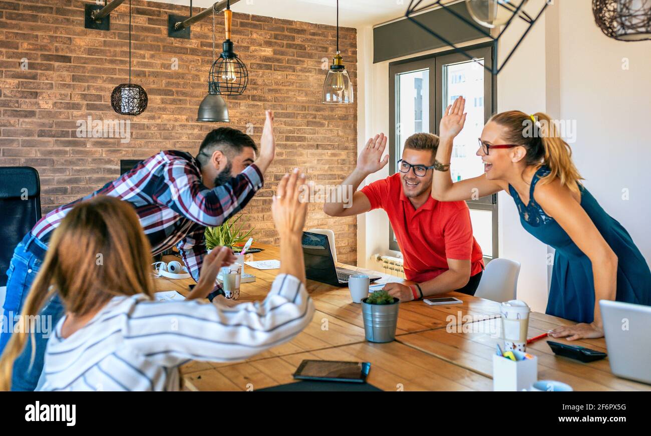 Office teamwork success hi-res stock photography and images - Alamy