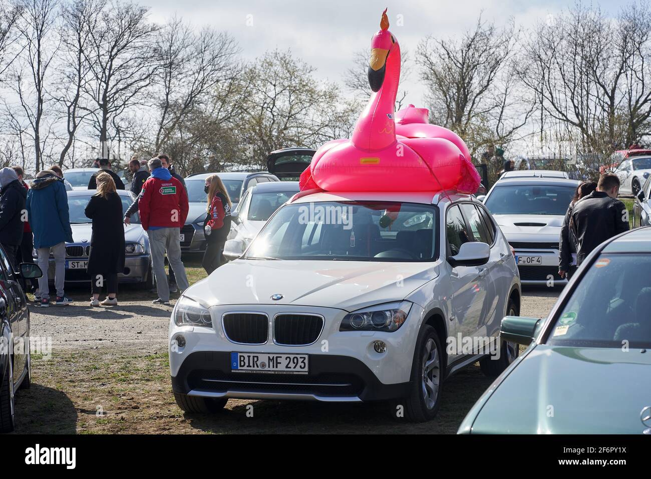 Inflated pink flamingo hi-res stock photography and images - Alamy