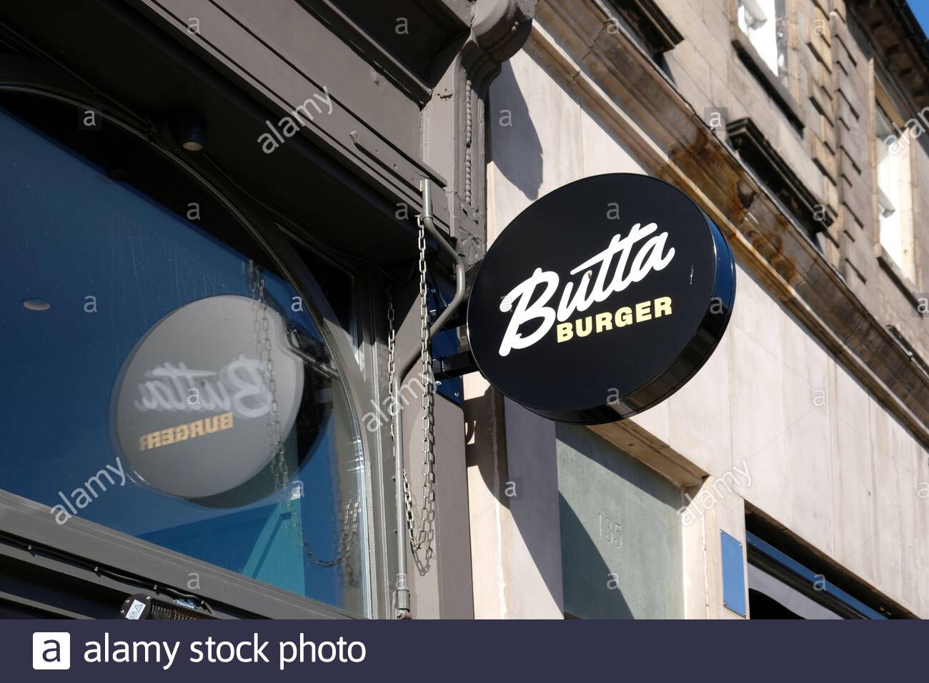 Fast food restaurants high street hi-res stock photography and images ...