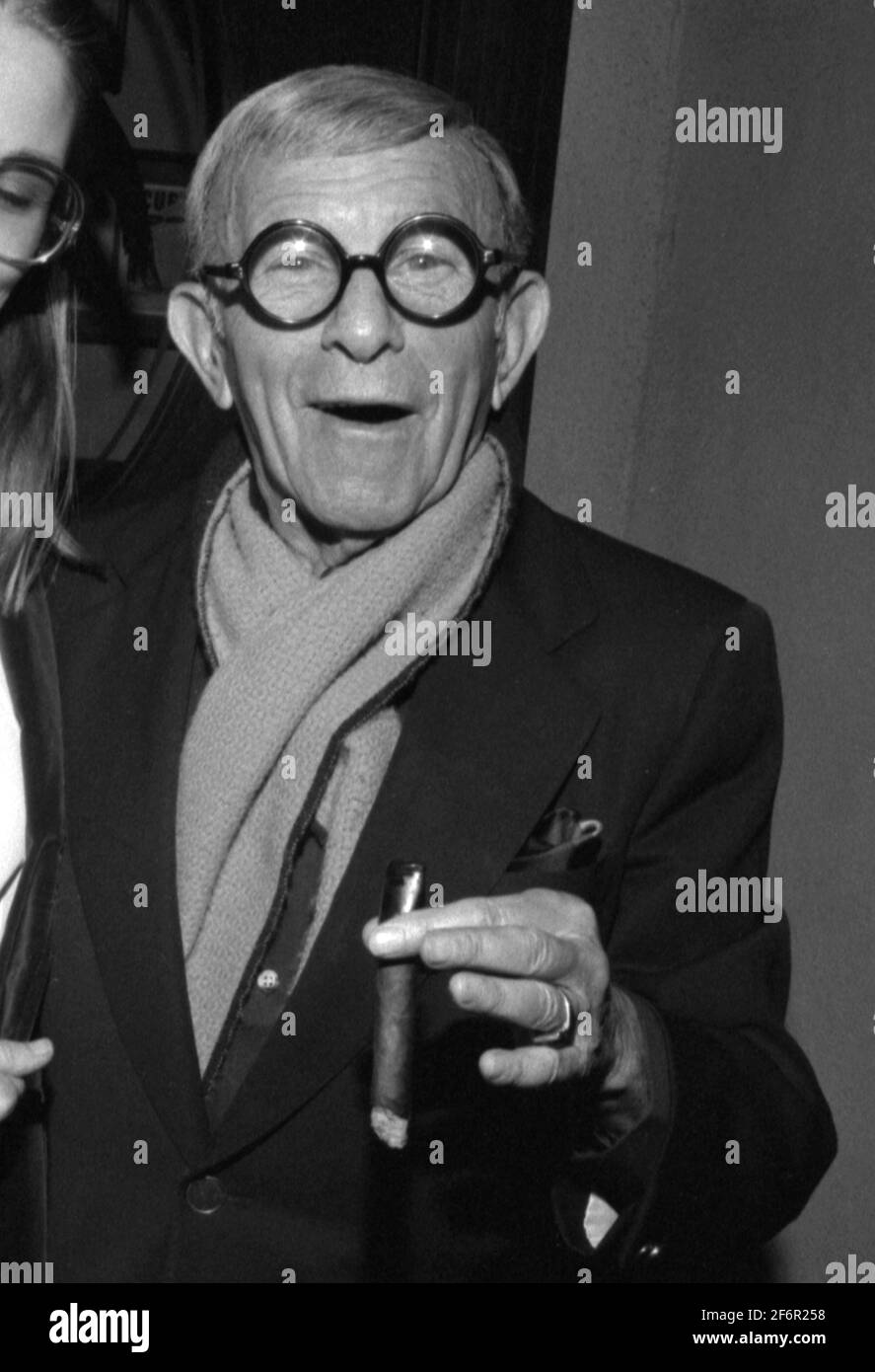 George burns 1980s hi-res stock photography and images - Alamy