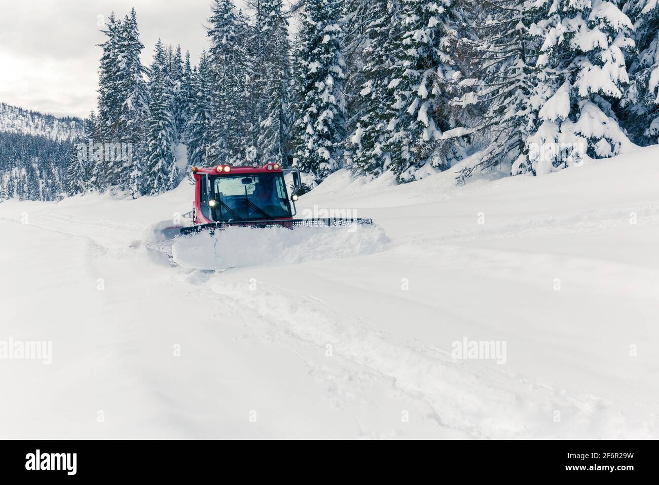 Work snow hi-res stock photography and images - Alamy